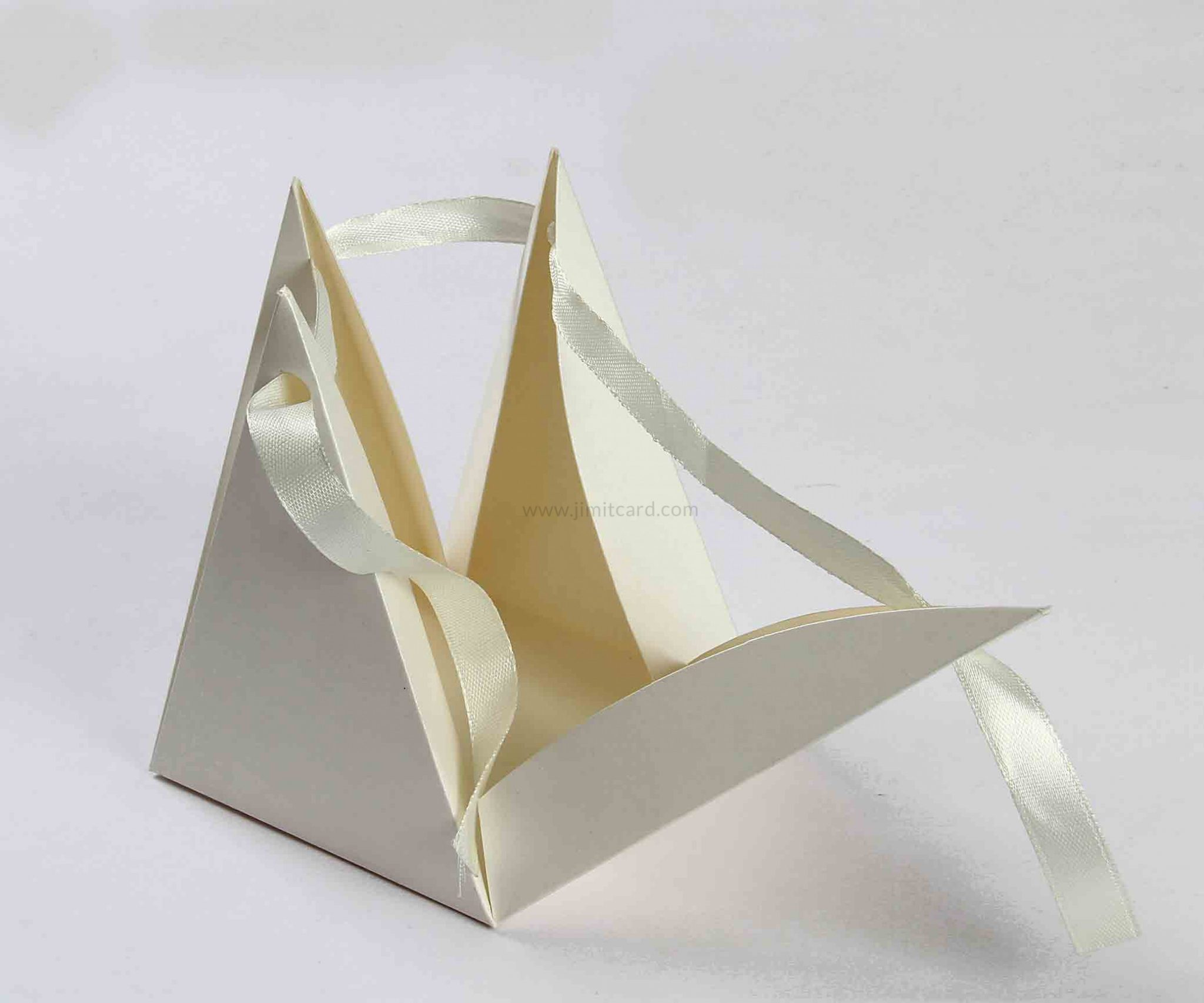 Pyramid Shape Chocolate Packing Gift Favor Box (White Color)